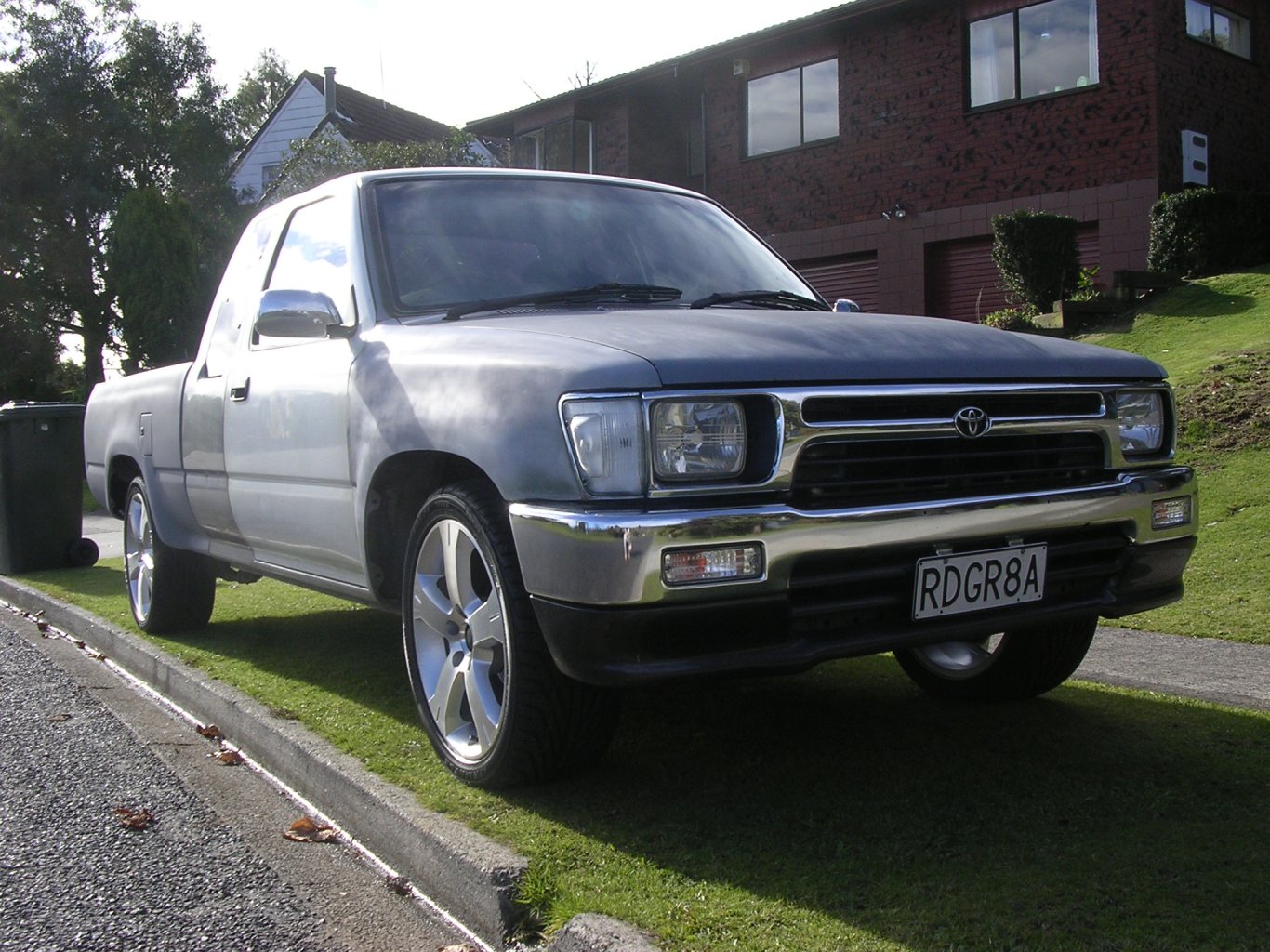Hoods Hilux's - Other Projects - oldschool.co.nz