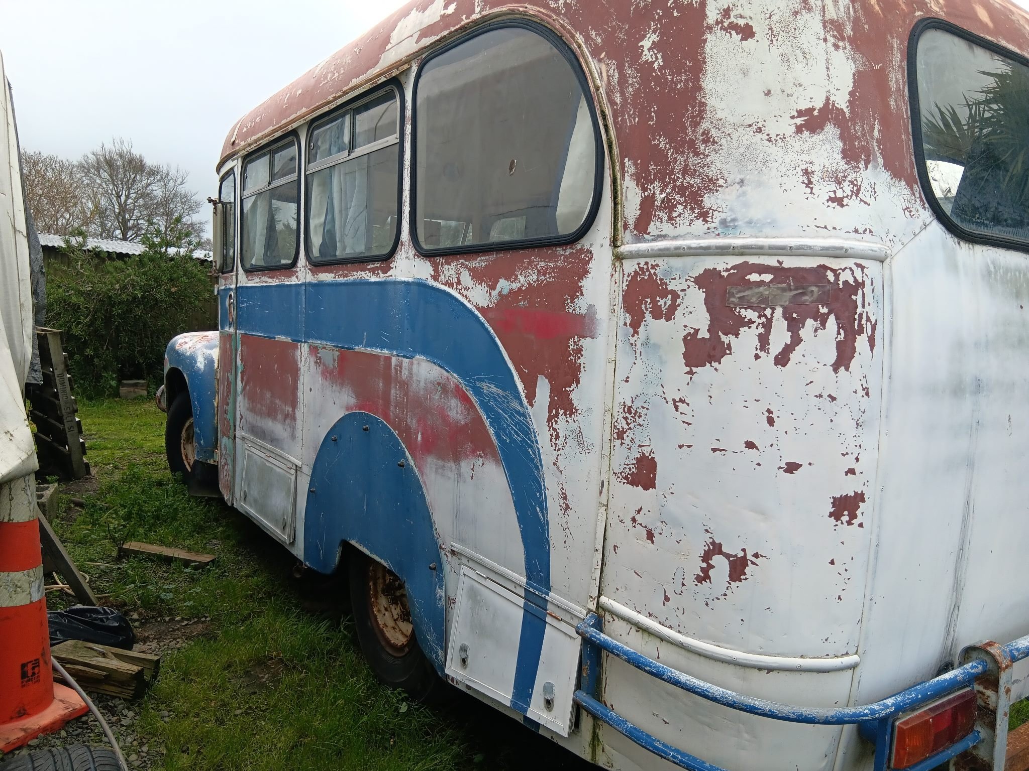 Infinit's 1958 Bedford A2 Bus. - Projects and Build Ups - oldschool.co.nz
